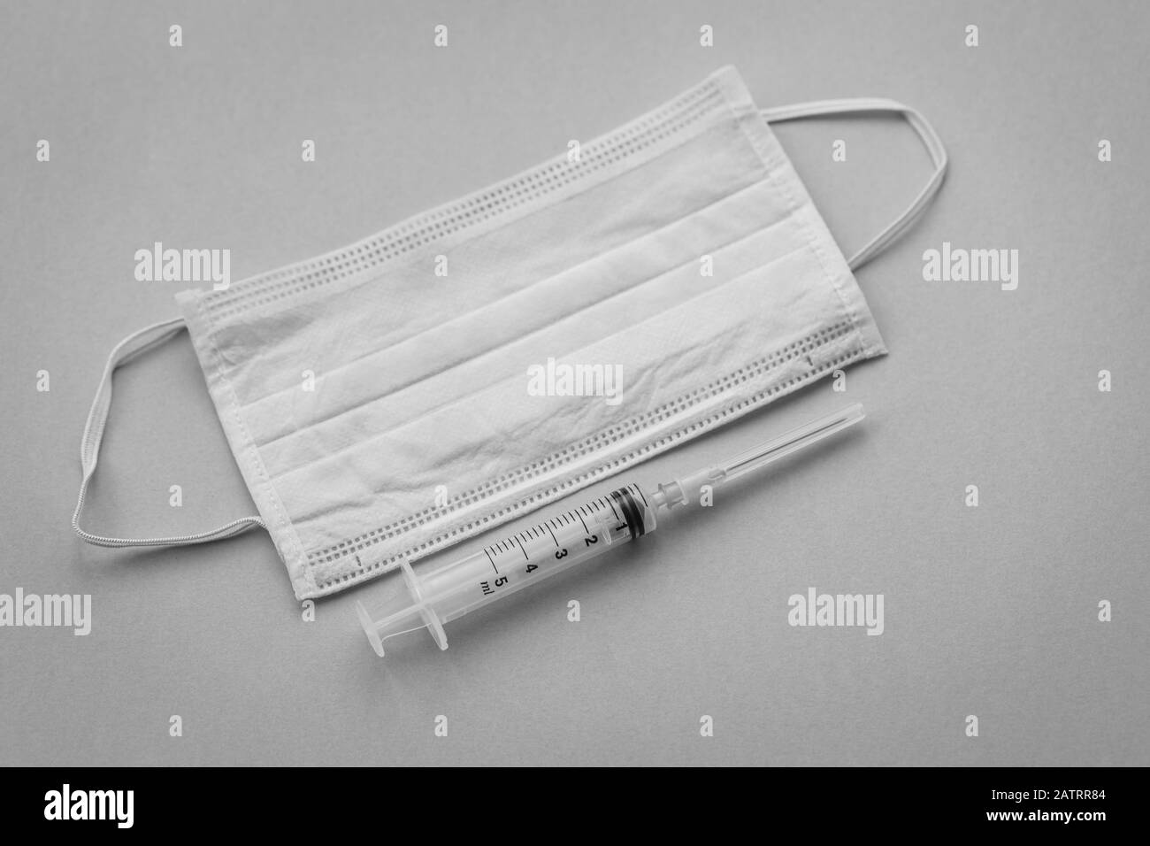 Safety medical syringe Black and White Stock Photos & Images - Alamy