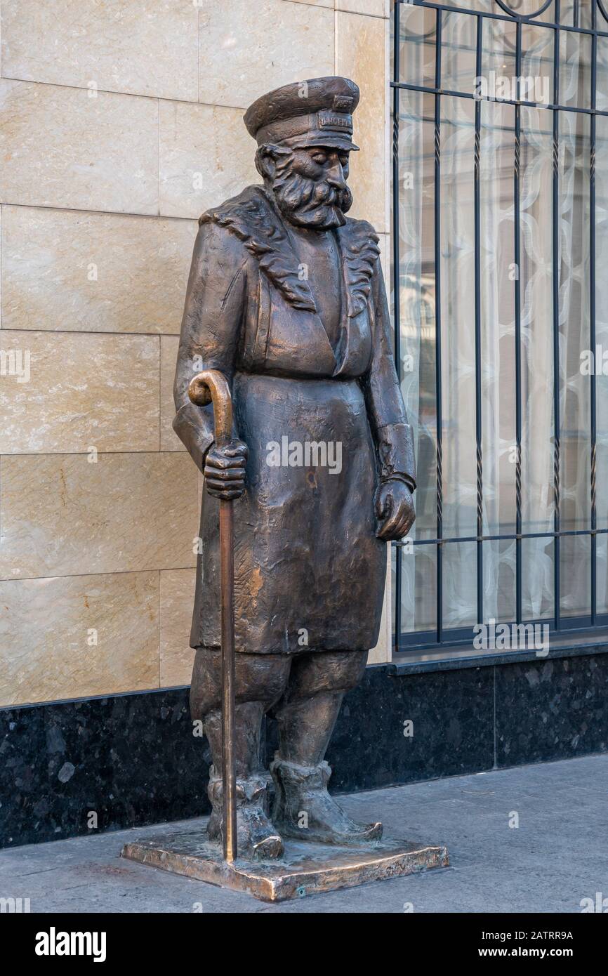 Statue janitor statue hi-res stock photography and images - Alamy