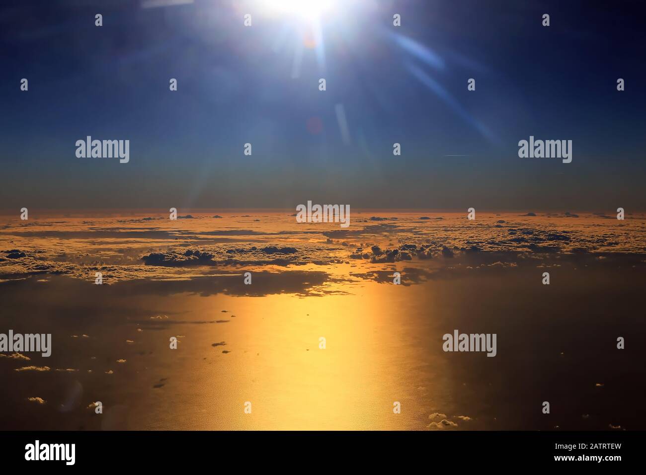 Window seat, a flight in the sunset Stock Photo - Alamy