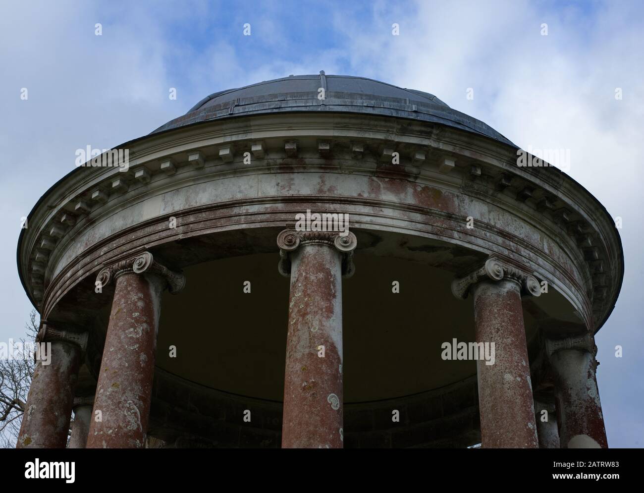 rotunda sitting in the landscape Stock Photo - Alamy