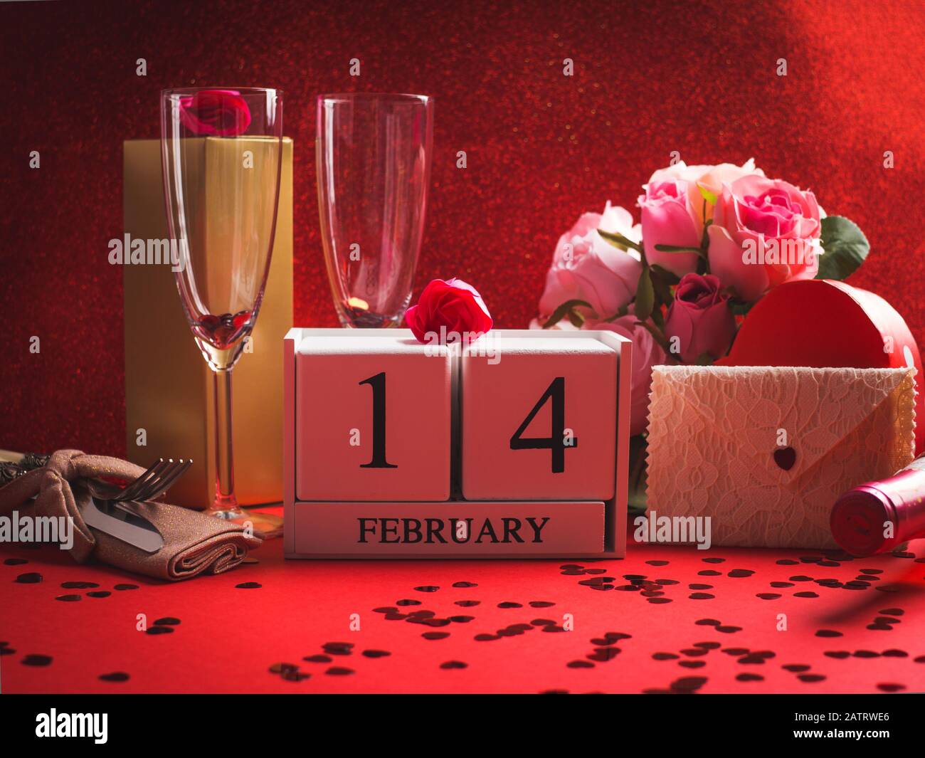 Happy valentines day concept with wood calendar Stock Photo - Alamy
