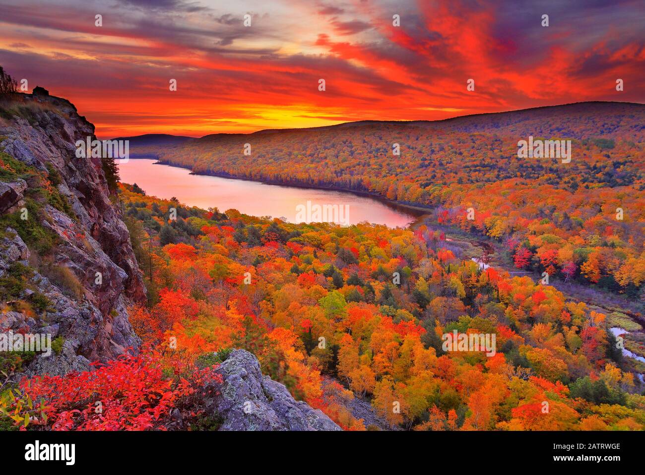 Escarpment Trail, Lake of the Clouds, Porcupine Mountains Wilderness ...