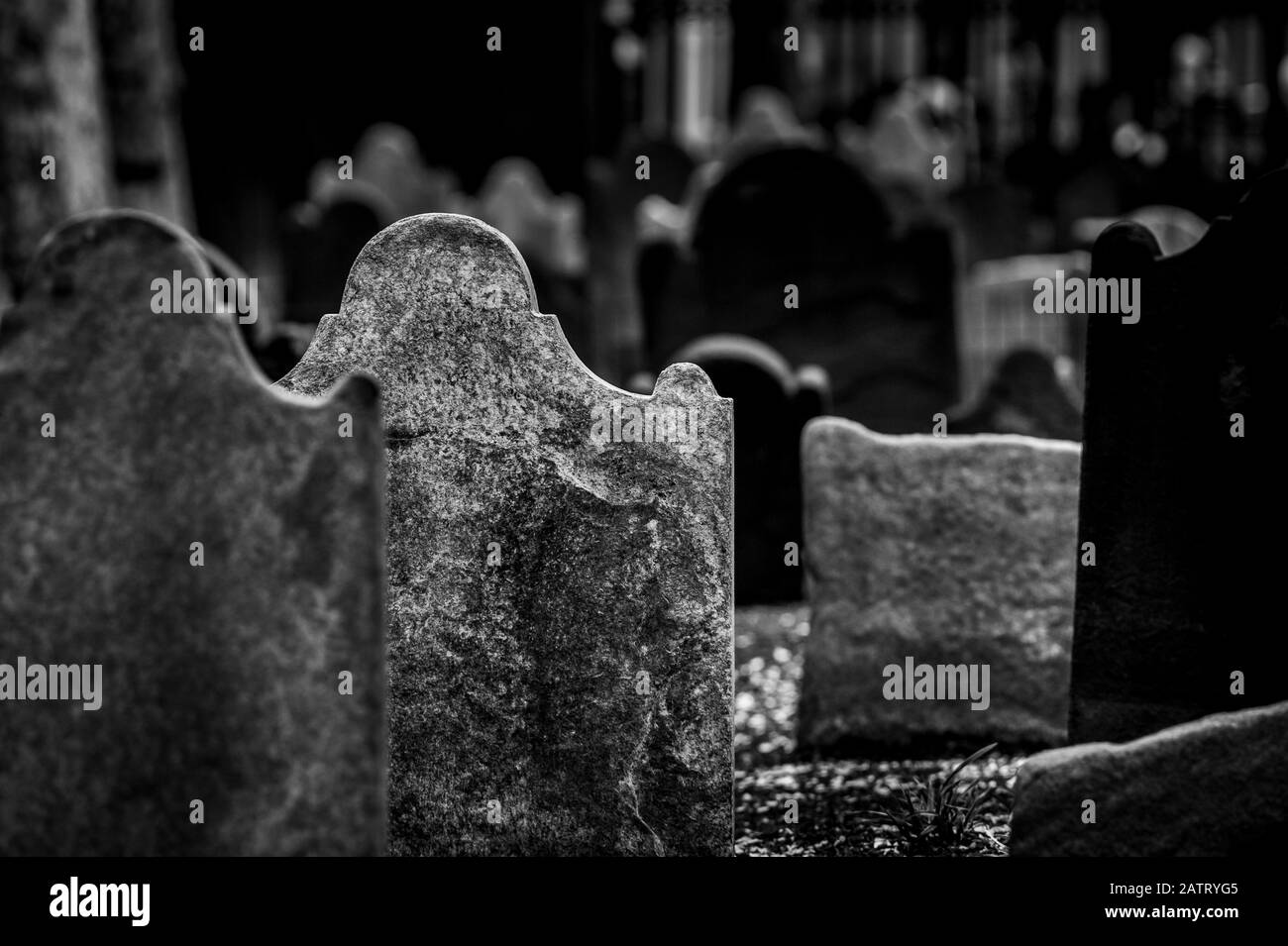 Trinity church cemetery nyc hi-res stock photography and images - Alamy
