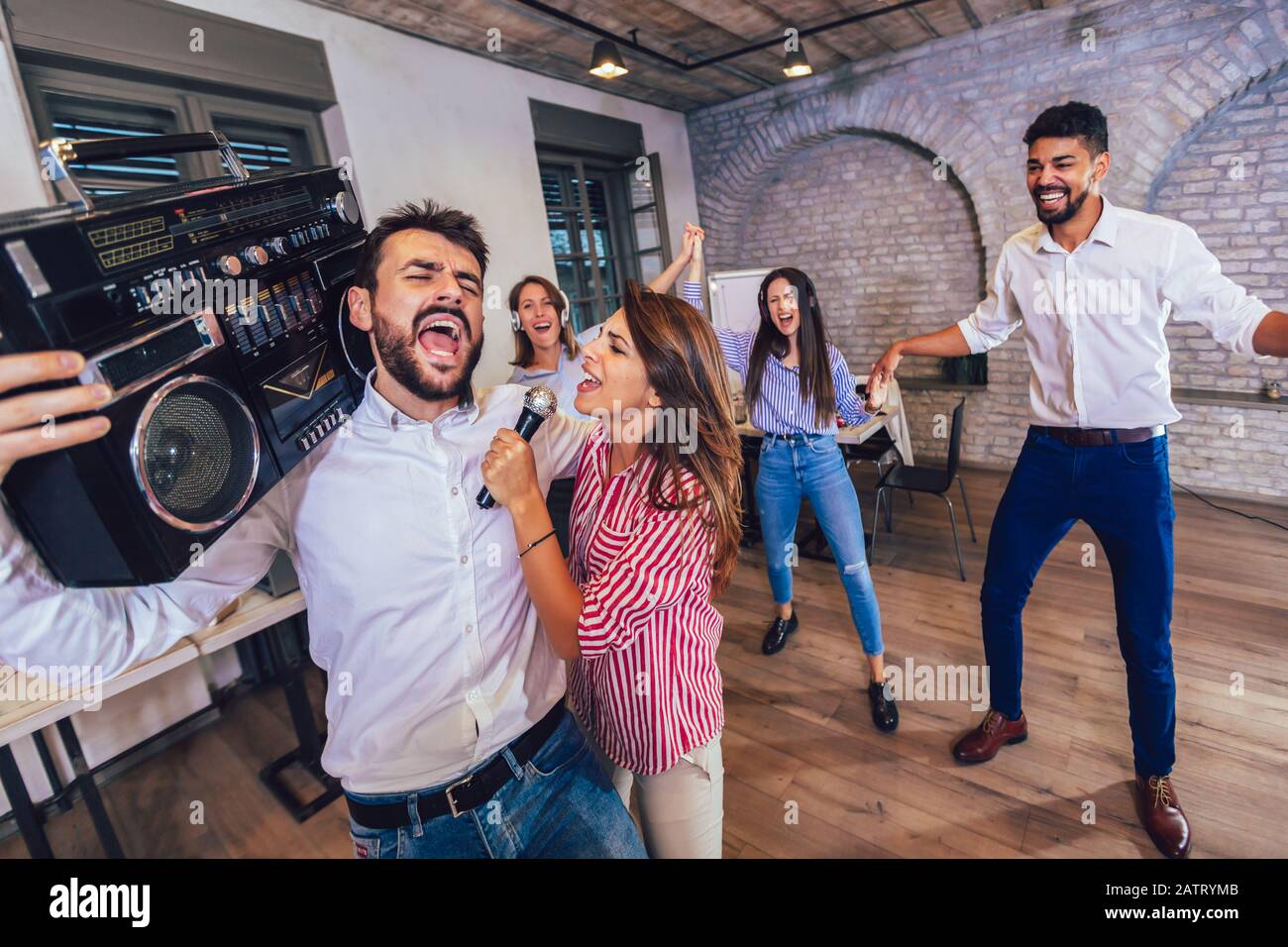 Team building exercise business hi-res stock photography and images - Alamy