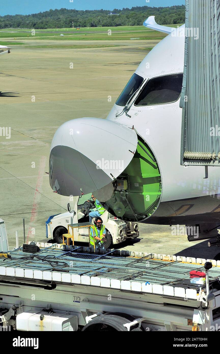 Royal Brunei Airlines High Resolution Stock Photography and Images - Alamy