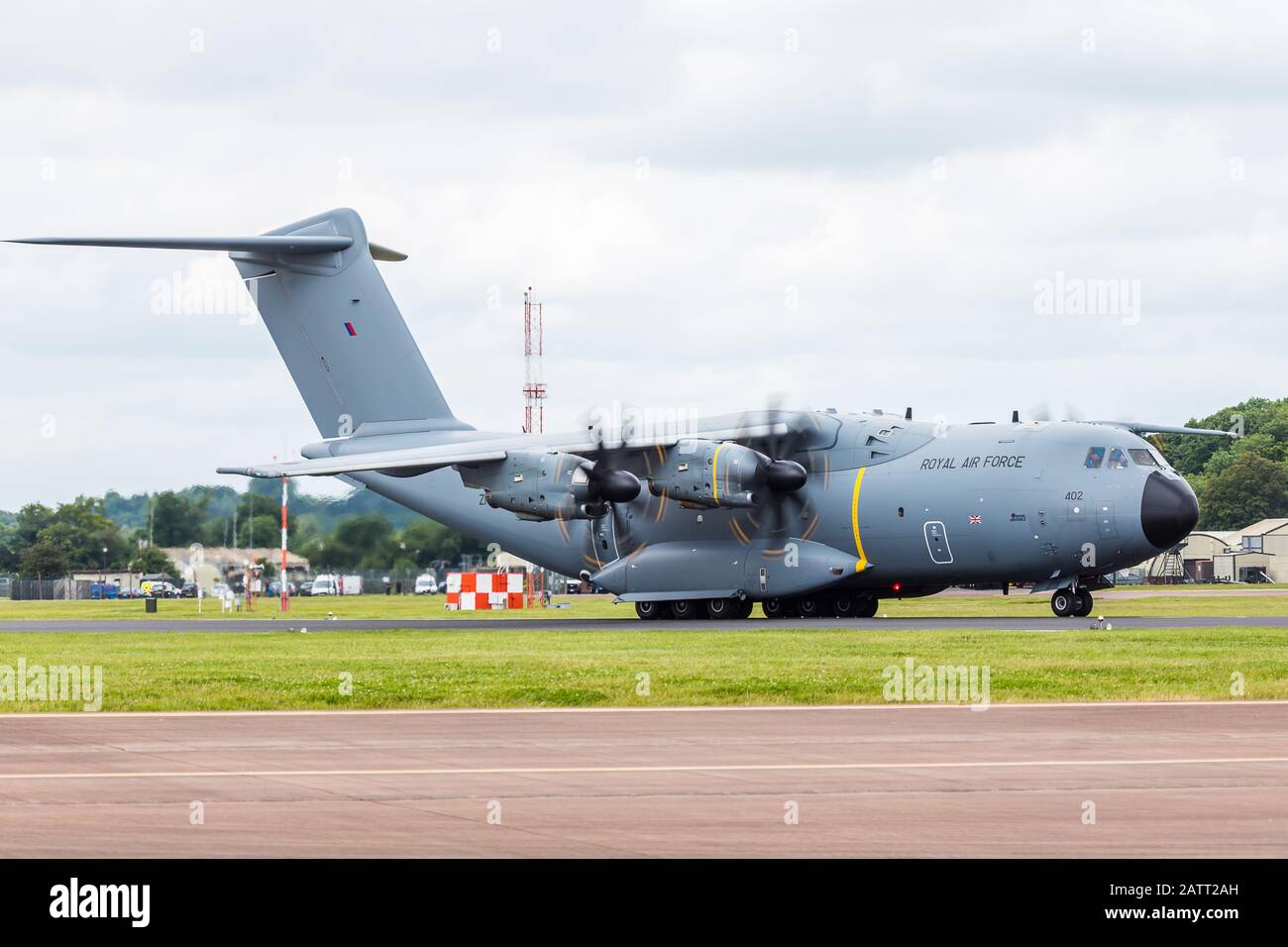 Royal air force a400m atlas aircraft hi-res stock photography and images - Alamy