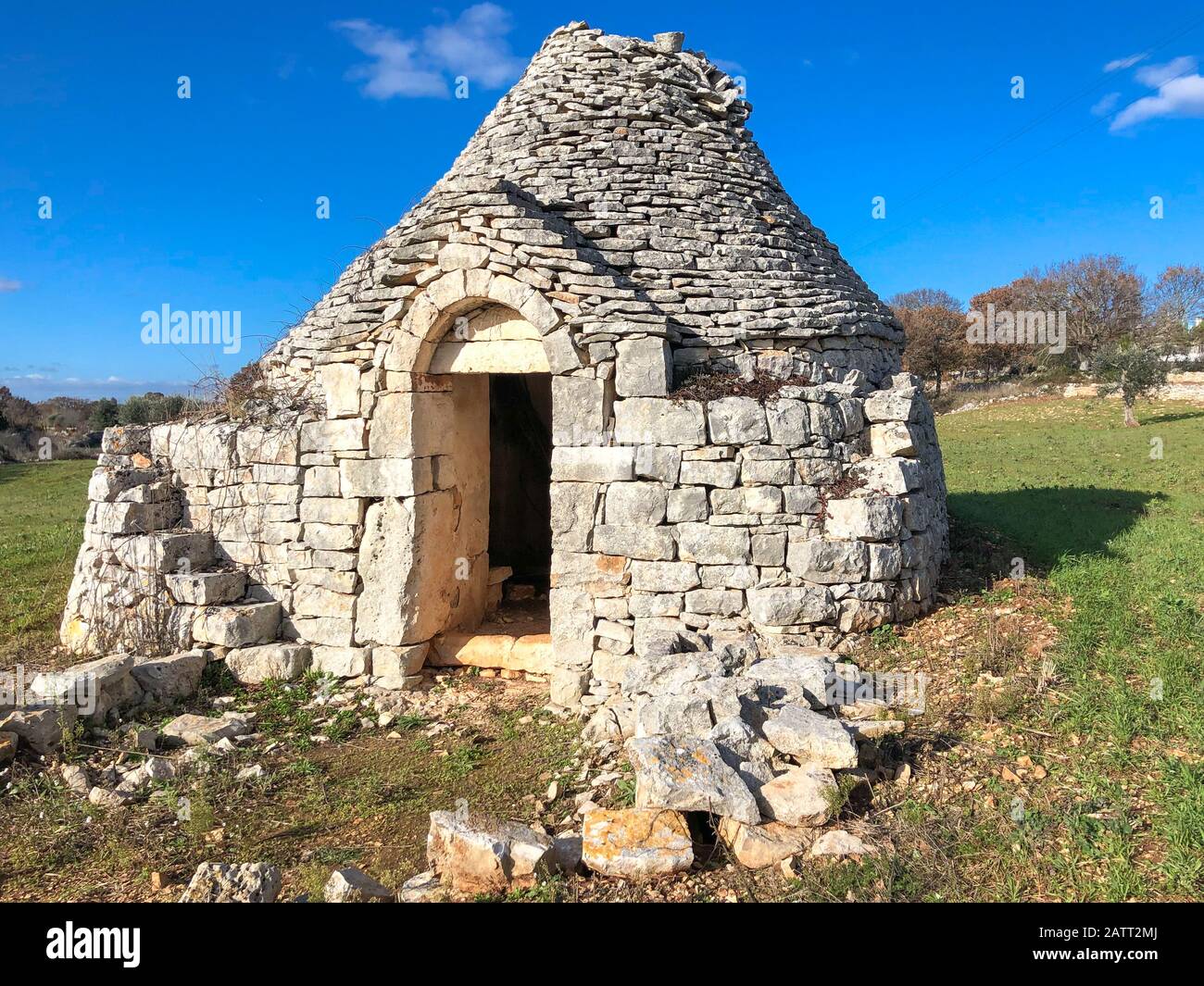 Vintage trulli in puglia italy hi-res stock photography and images - Alamy