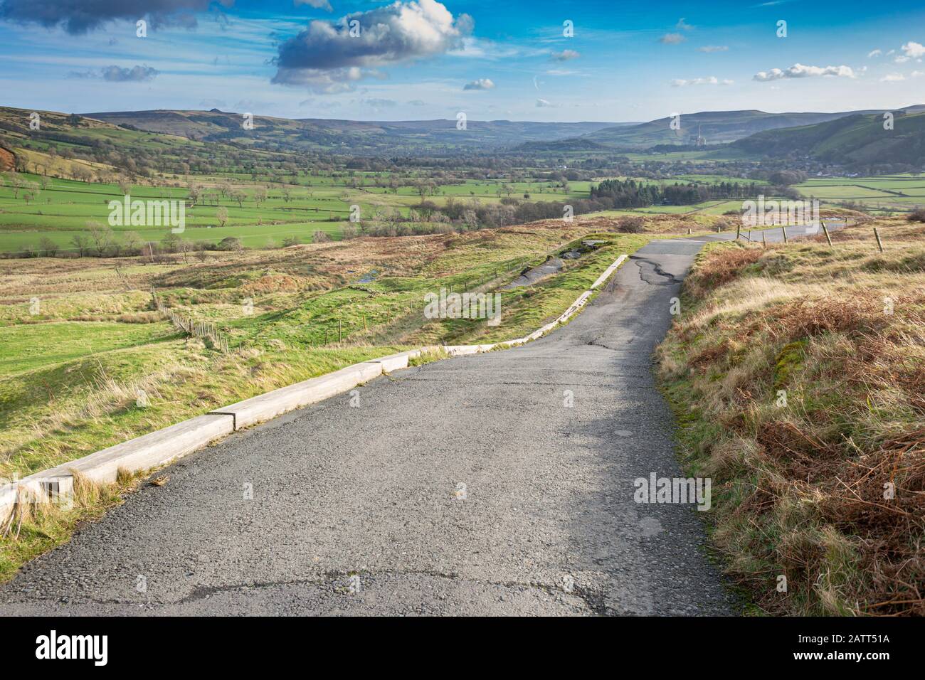 The mam tor landslide hi-res stock photography and images - Alamy