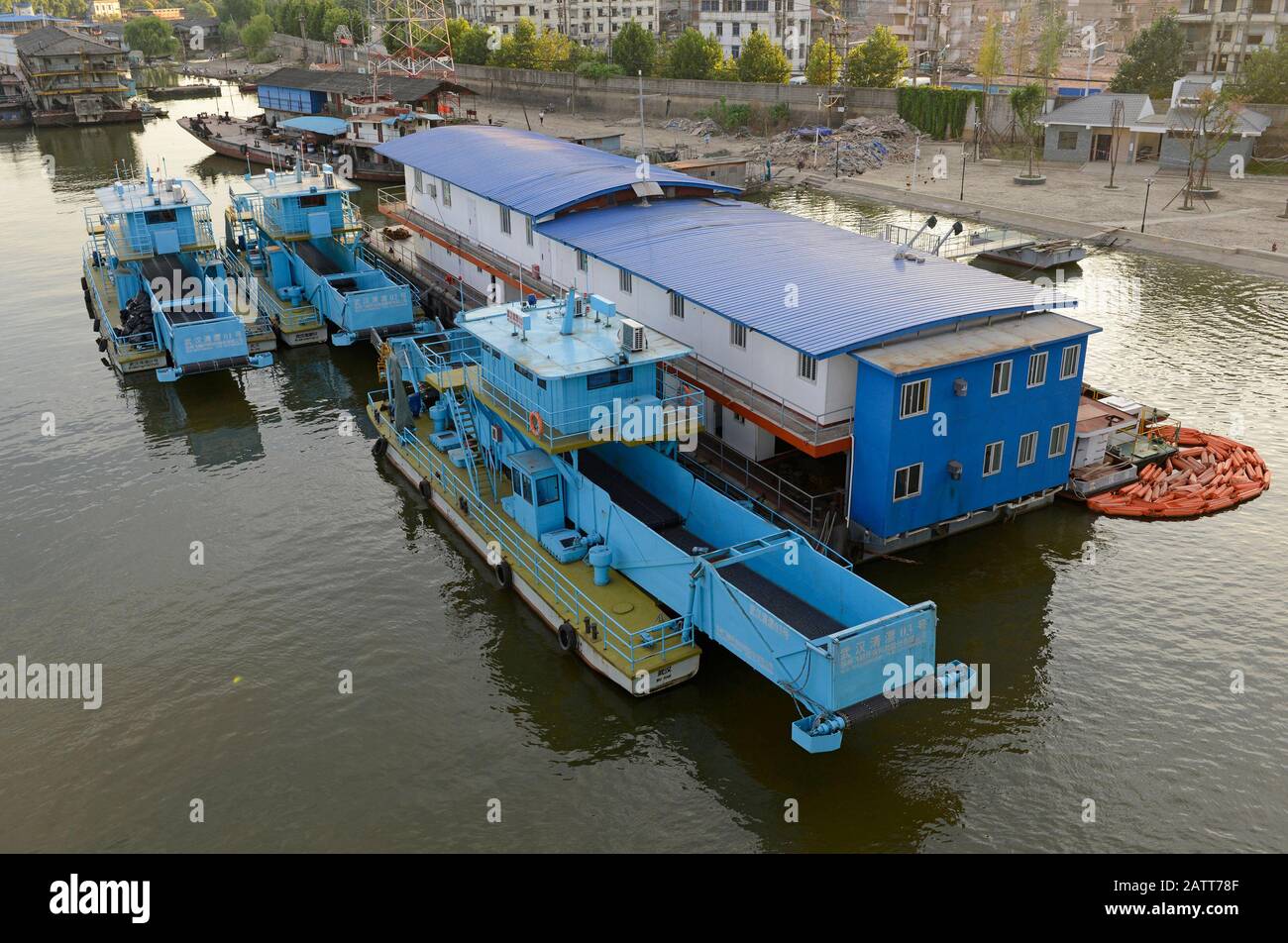 Trash collecting boat hi-res stock photography and images - Alamy