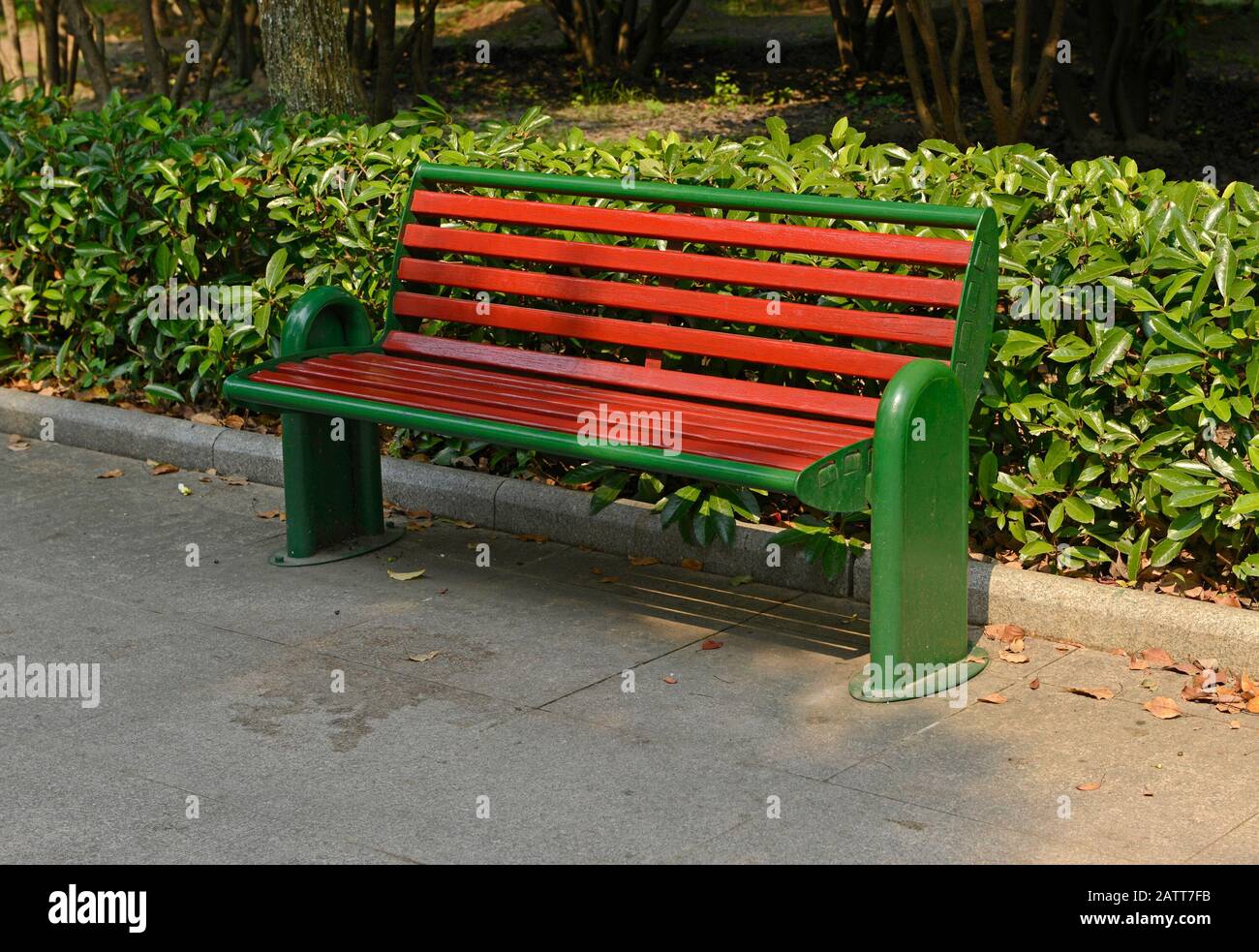 China park bench hi-res stock photography and images - Alamy