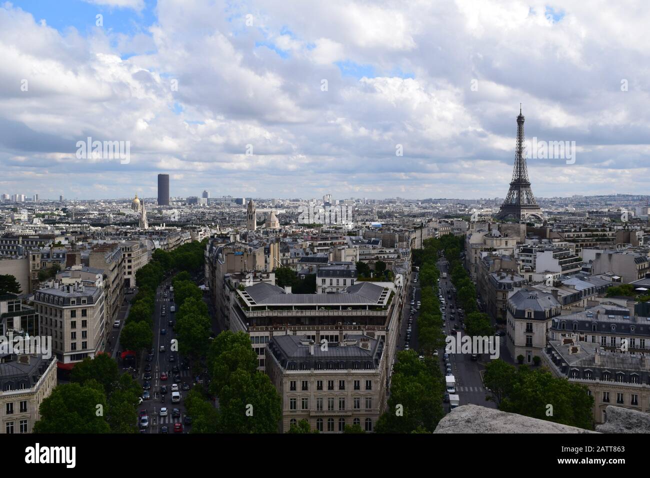 Eiffel tower cloudy paris cityscape hi-res stock photography and images ...
