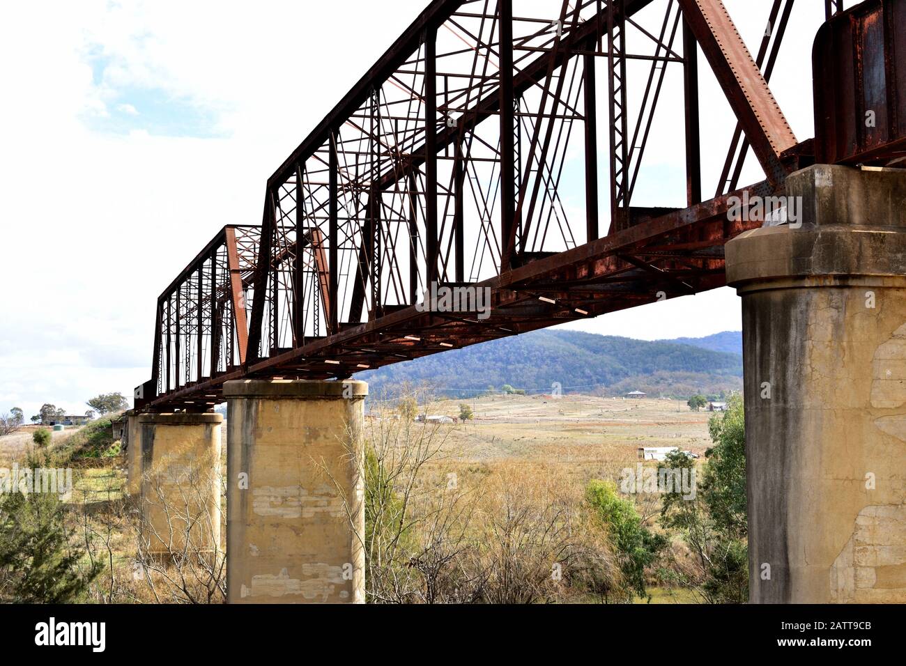 Old metal rail bridge Stock Photo - Alamy