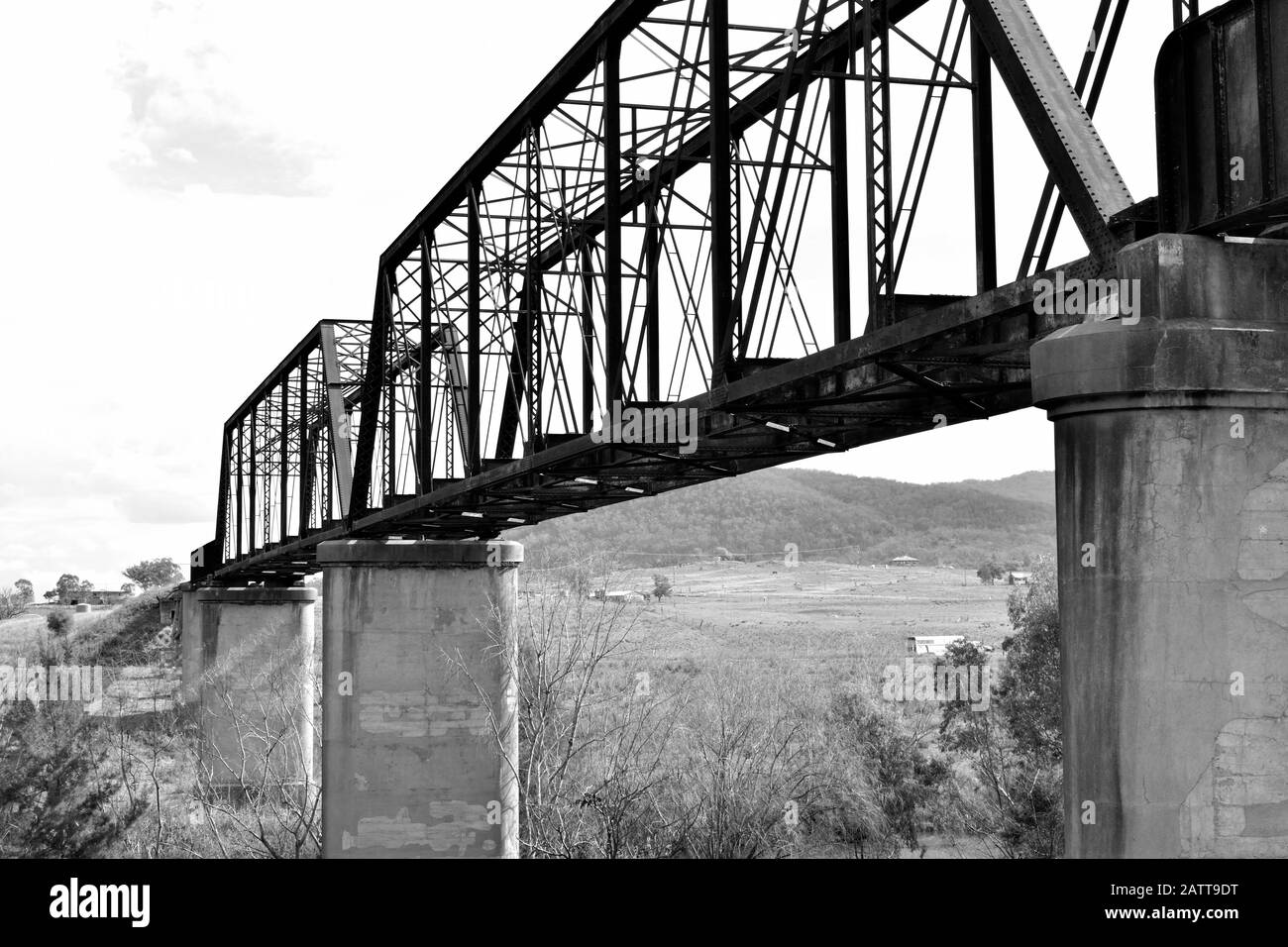 Old metal rail bridge Stock Photo - Alamy