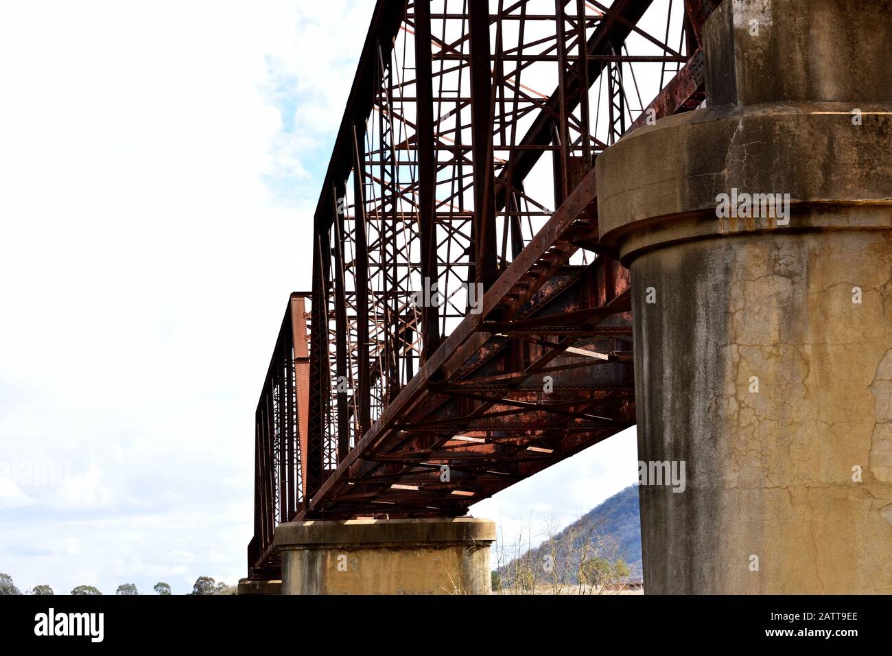 Old metal rail bridge Stock Photo - Alamy