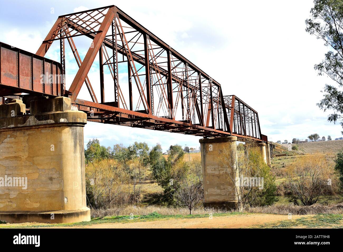 Old truss bridge hi-res stock photography and images - Alamy