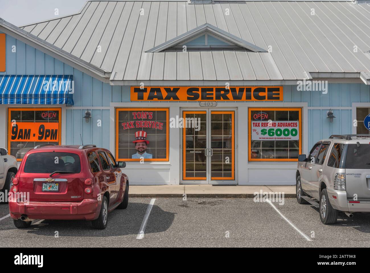 Income tax building hi-res stock photography and images - Alamy