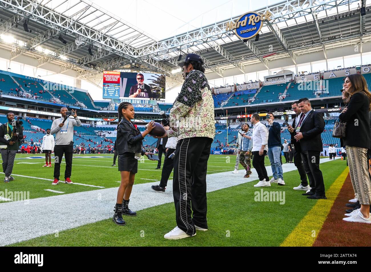 Blue ivy jay z hi-res stock photography and images - Alamy