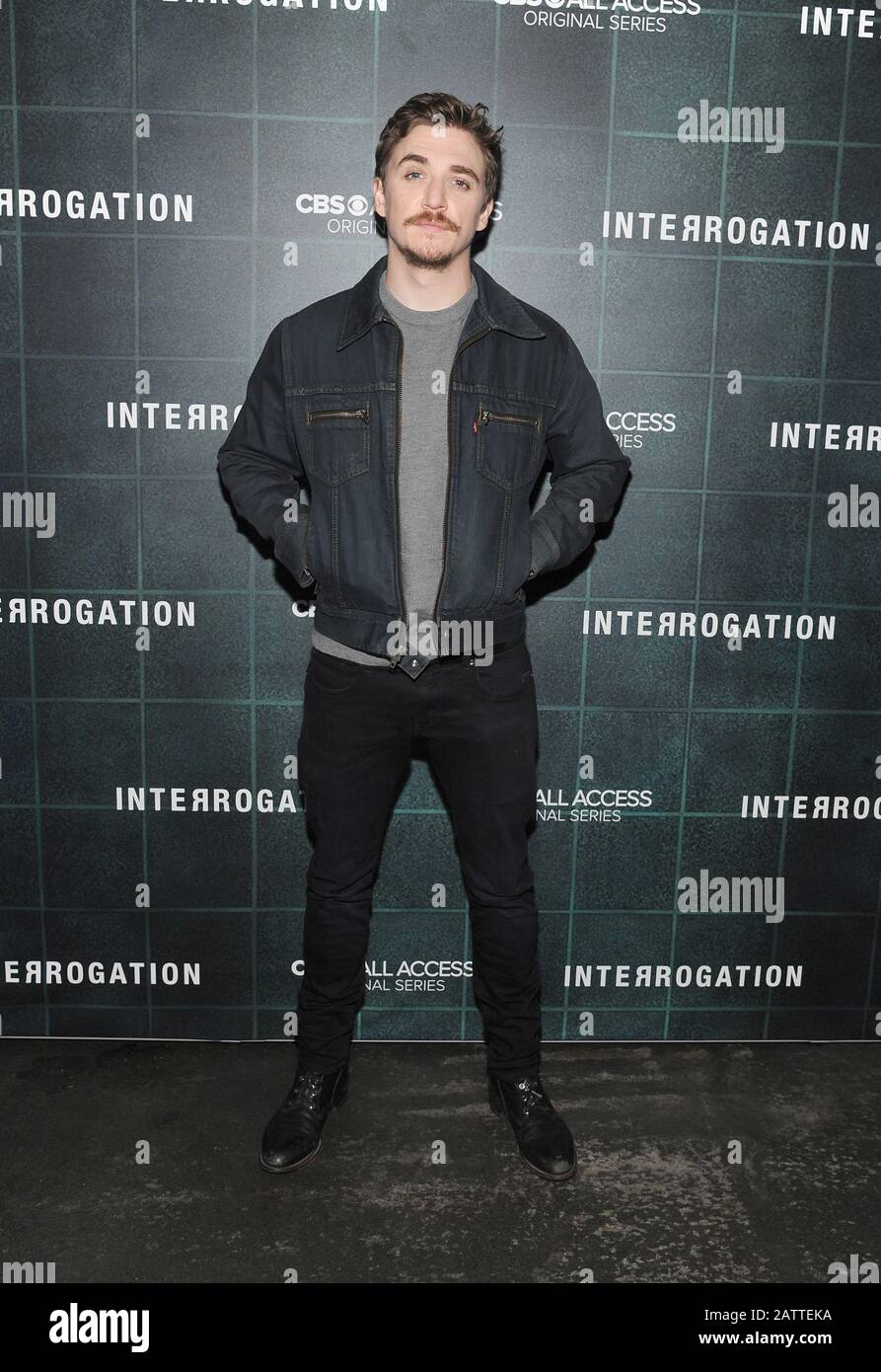 Interragation hi-res stock photography and images - Alamy