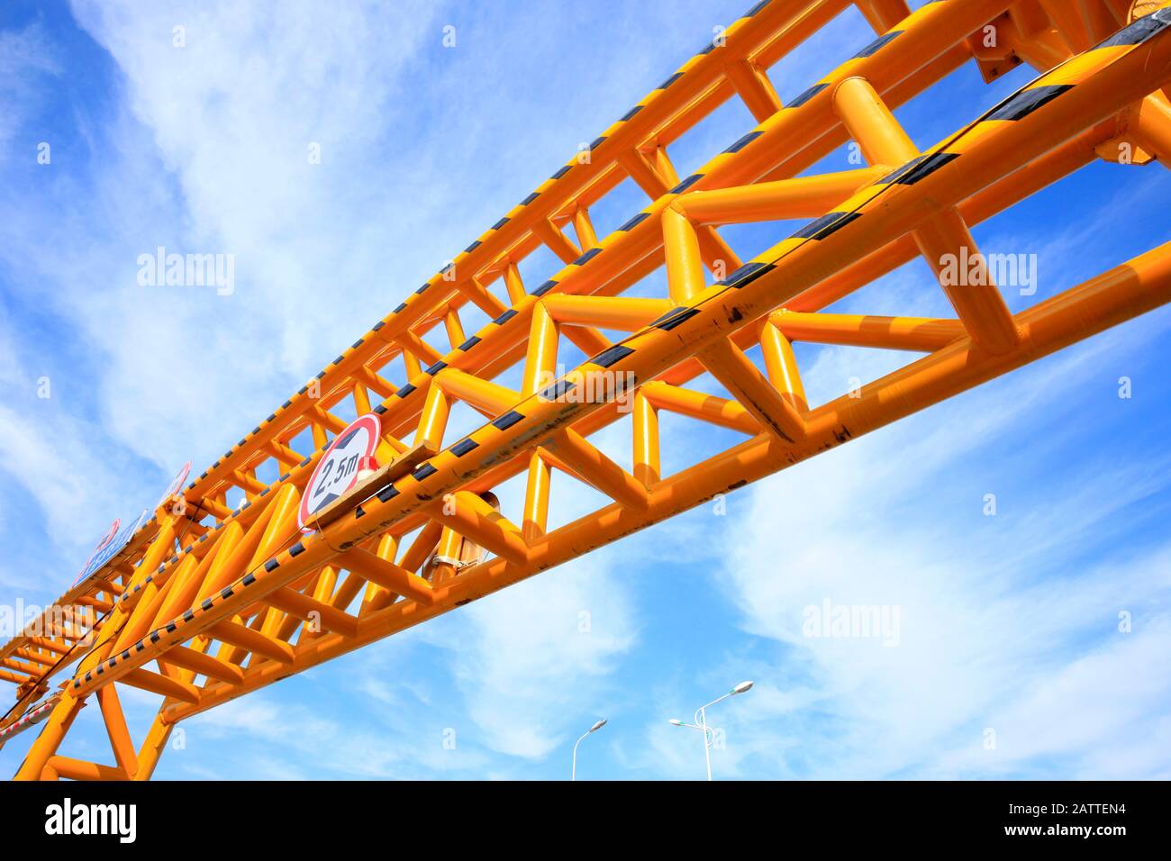 Road height limit Stock Photo - Alamy