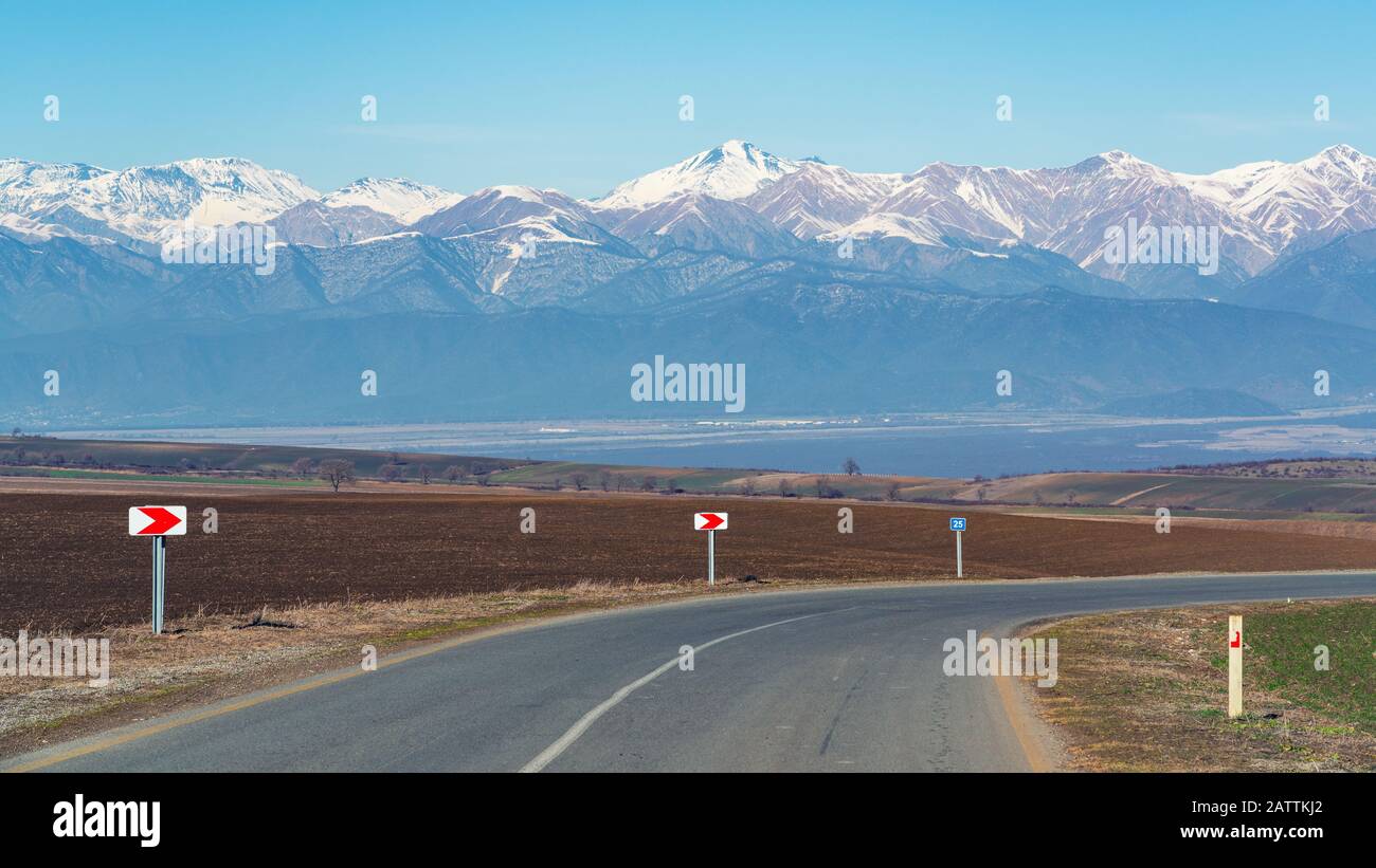 Drive on the right sign hi-res stock photography and images - Alamy