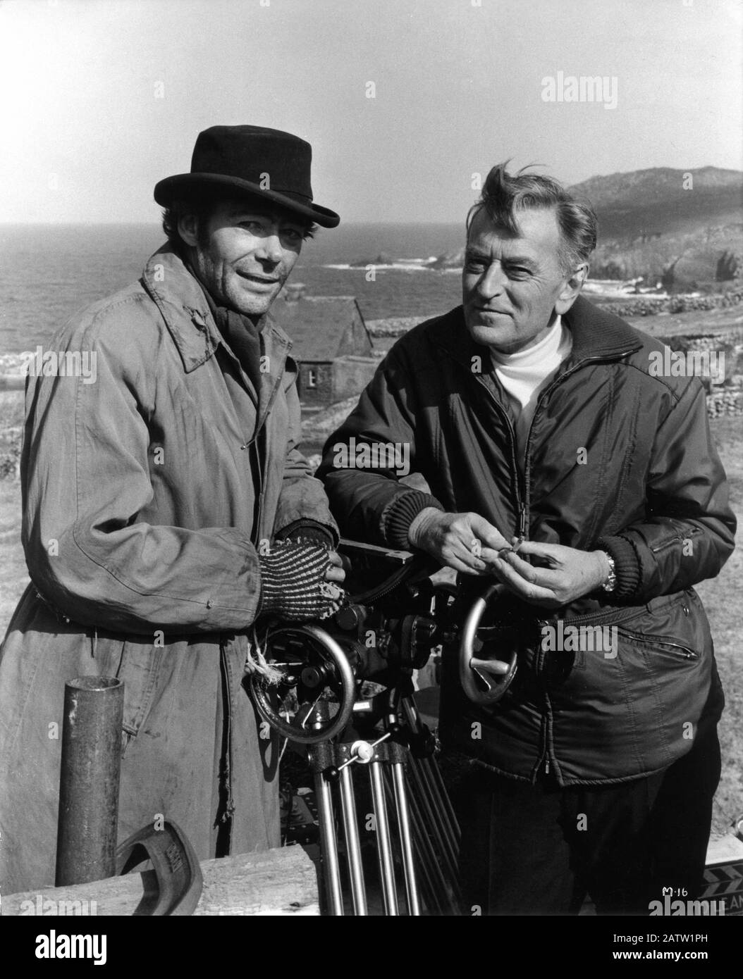 PETER O'TOOLE and Director DAVID LEAN on set location candid during ...