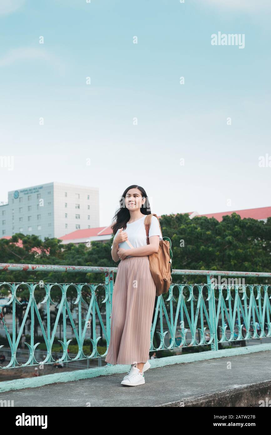 Female fashion student hi-res stock photography and images - Alamy