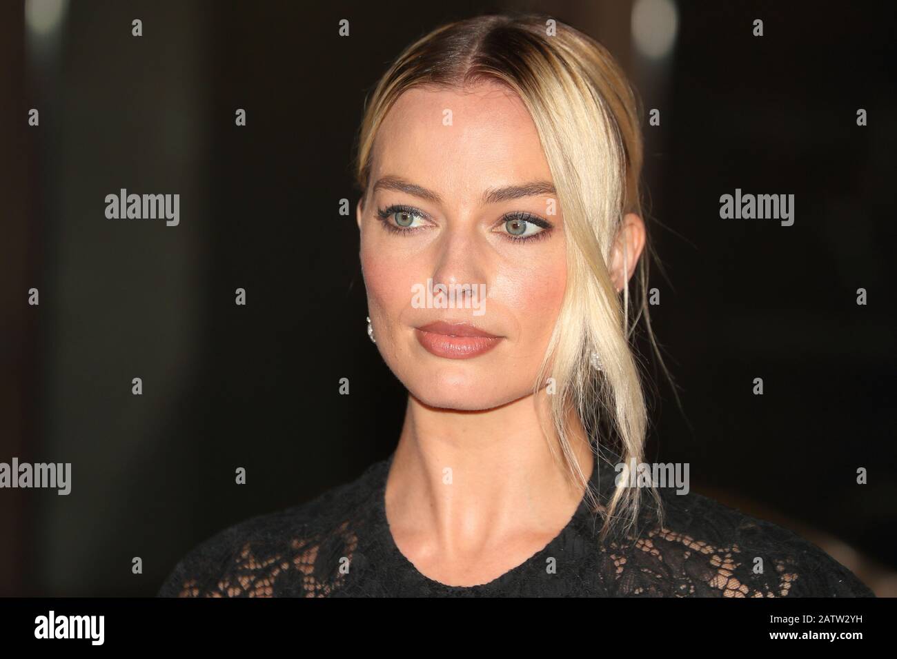 Actress margot robbie hi-res stock photography and images - Alamy