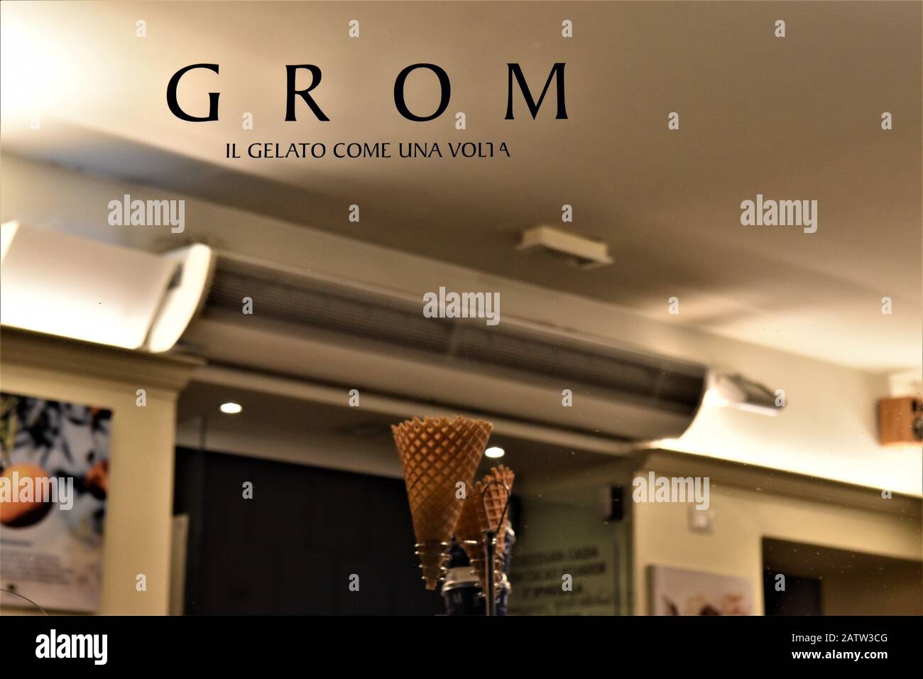Grom logo hi-res stock photography and images - Alamy