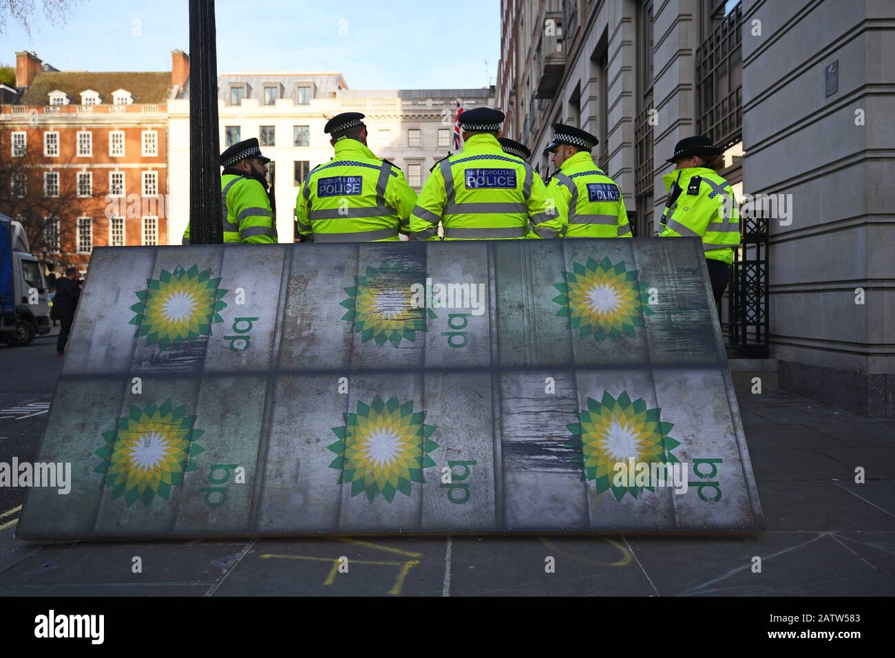 Bp headquarters london hi-res stock photography and images - Alamy