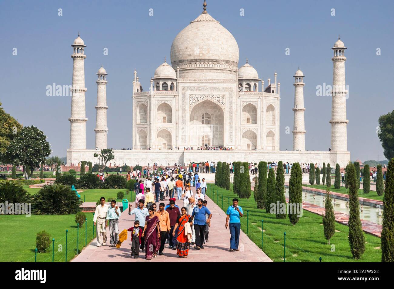 Taj Mahal, white marble mausoleum, built by Shah Jahan, Indian Mughal ...