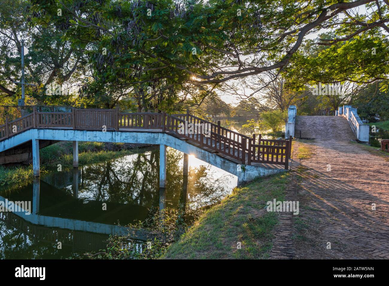 Public park bridges hi-res stock photography and images - Alamy