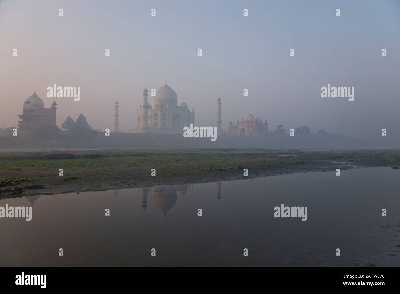 Morning view of Taj Mahal, marble mausoleum, built by Shah Jahan ...