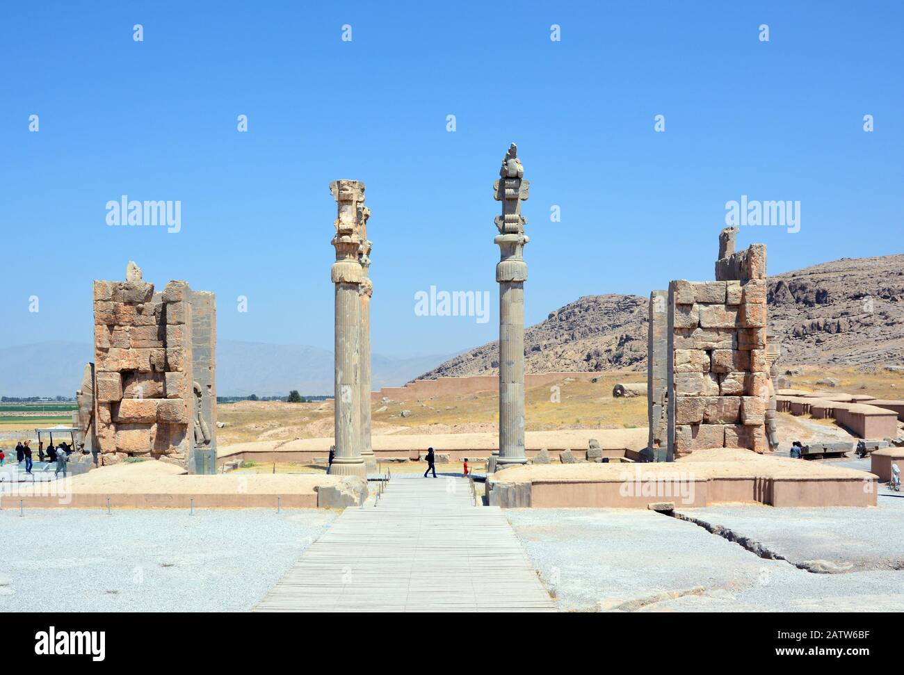 Persepolis gate of all nations hi-res stock photography and images - Alamy