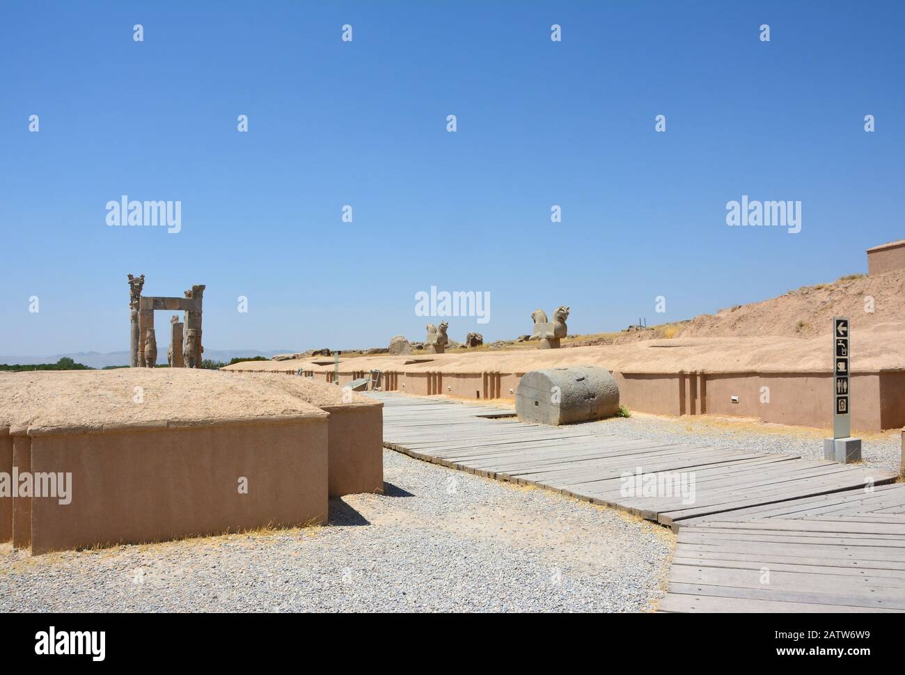 Persepolis shah hi-res stock photography and images - Alamy