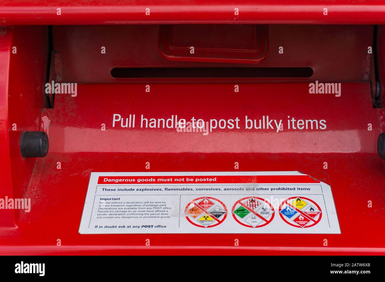 Red australia post mail box hi-res stock photography and images - Alamy