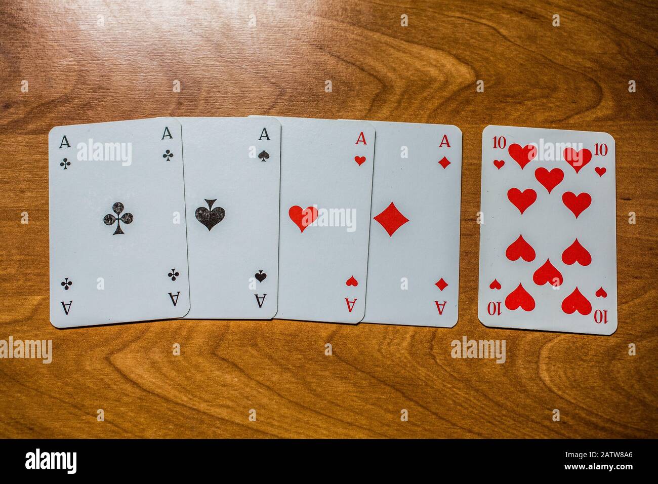 Playing cards pictures hi-res stock photography and images - Alamy