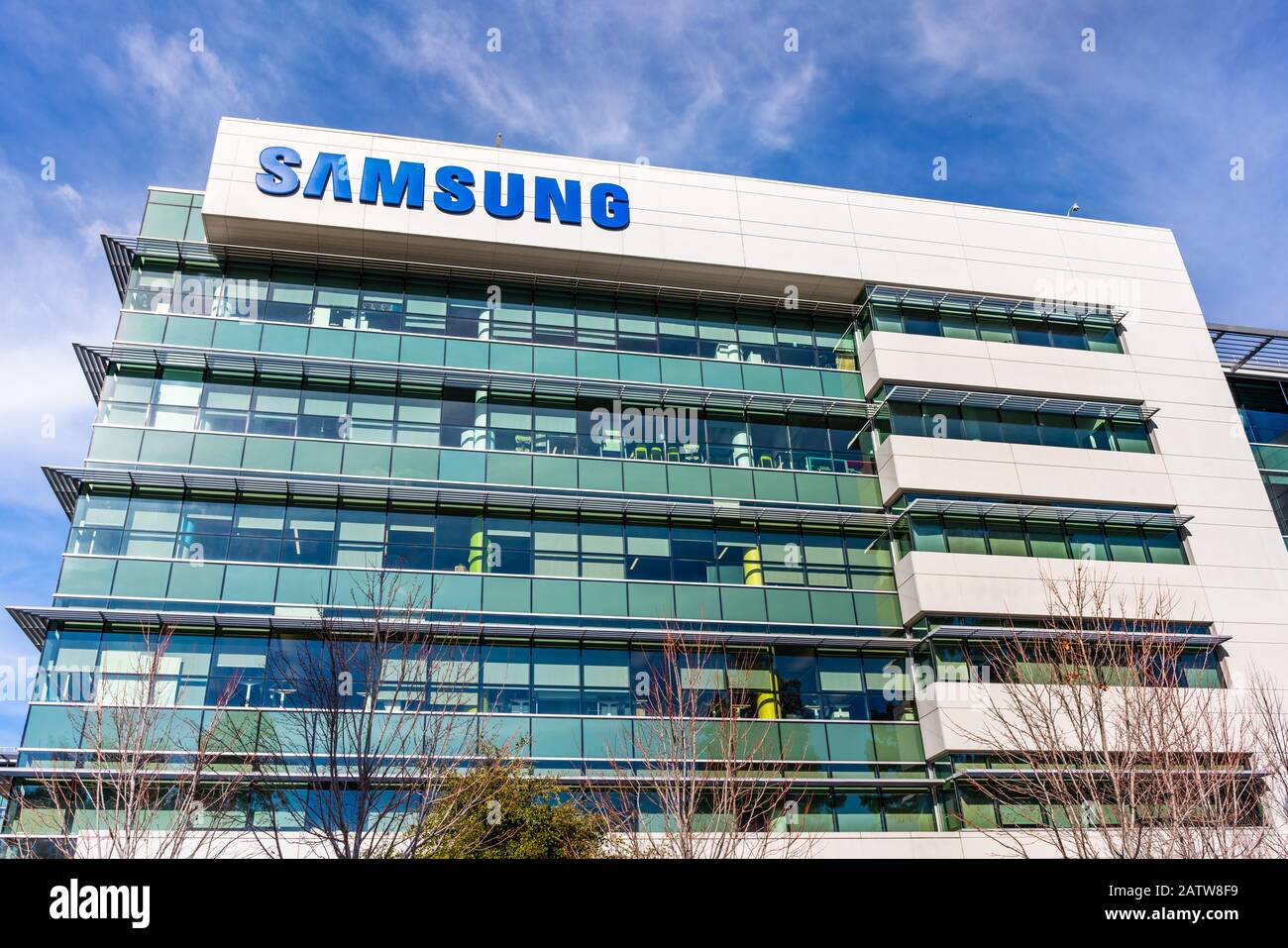 Korean corporation building hi-res stock photography and images - Alamy