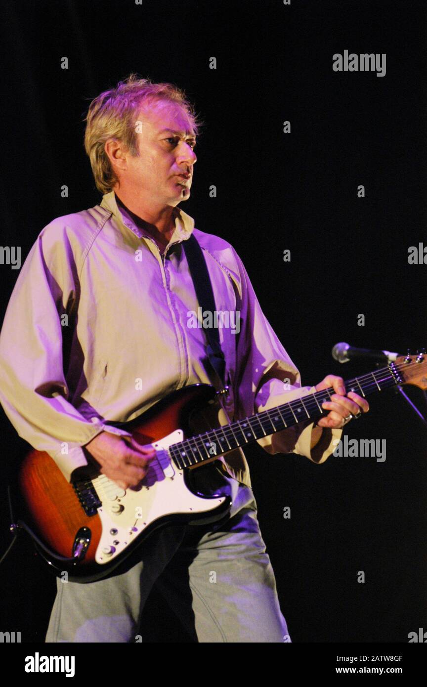 Andy gill gang of four hi-res stock photography and images - Alamy