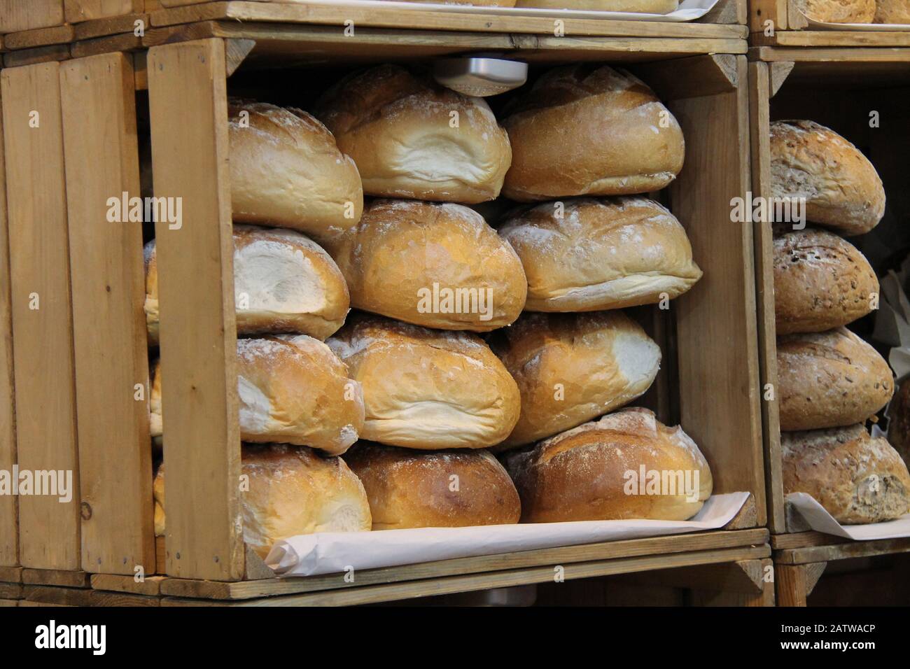 Displaying baked bread loaves hi-res stock photography and images - Alamy