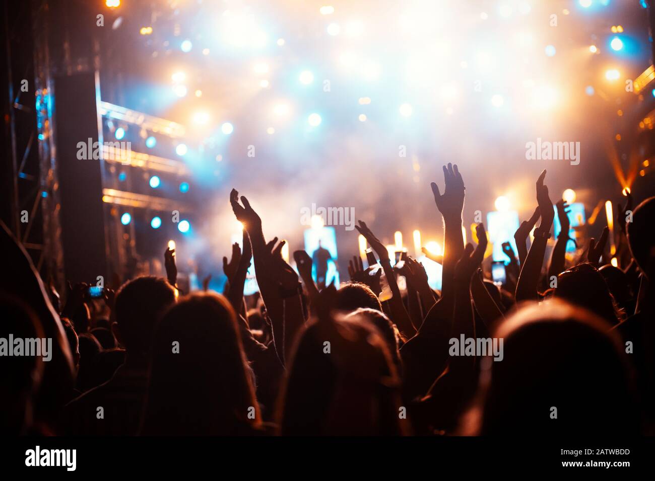 Young stage concert hi-res stock photography and images - Alamy