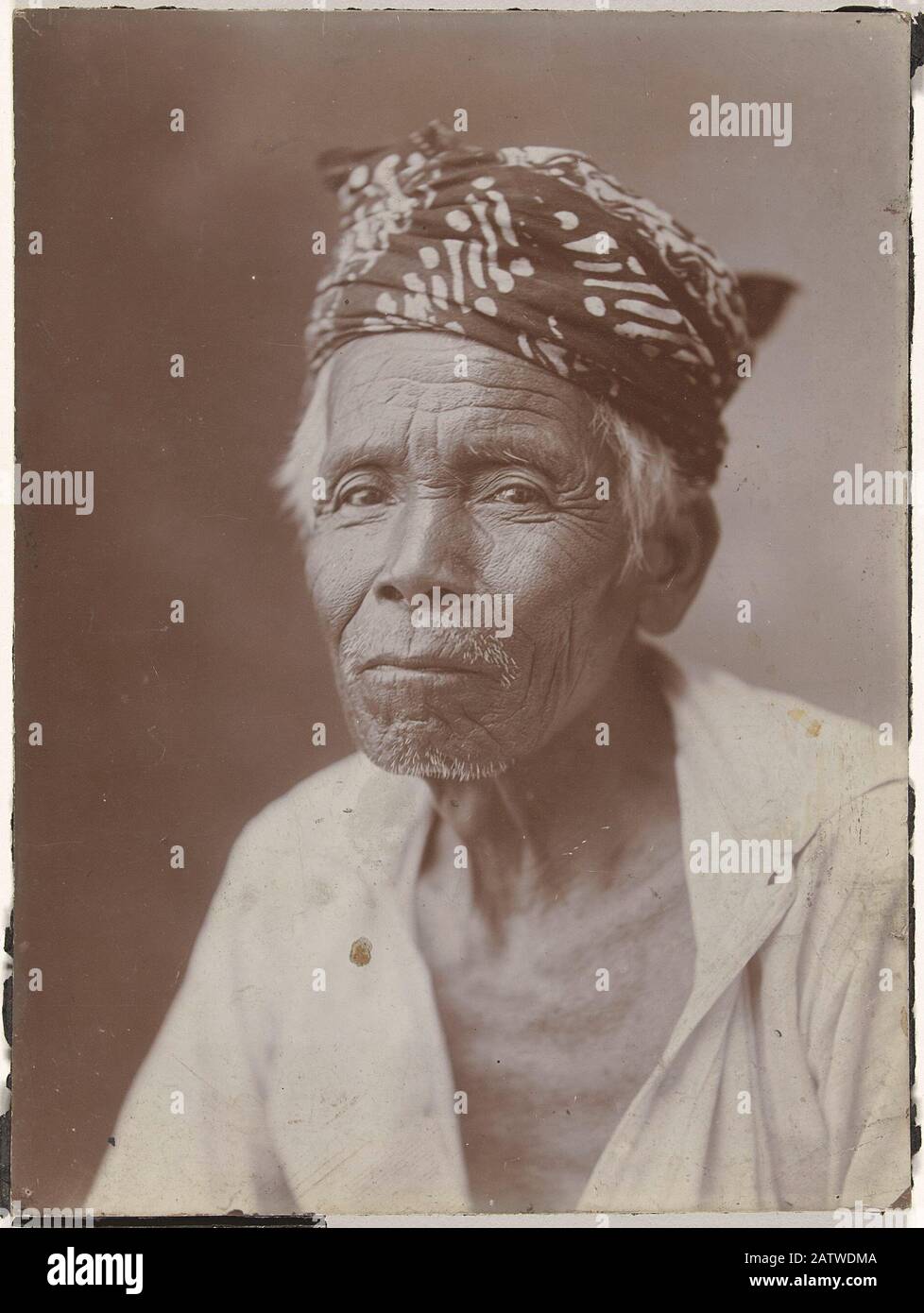 Vintage portrait of an indian man hi-res stock photography and images ...