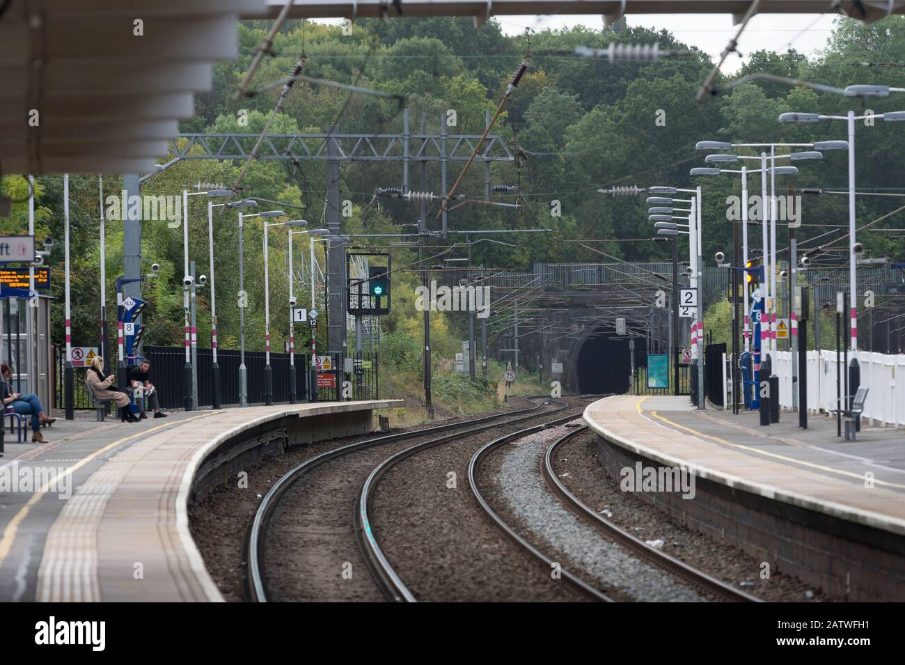 Stations platforms signals hi-res stock photography and images - Alamy
