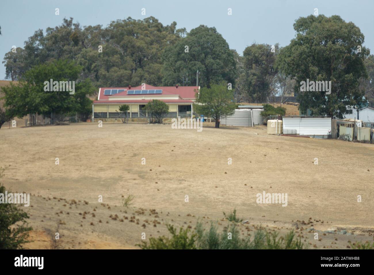 a farm house on dry paddocks near canberra australia Stock Photo - Alamy