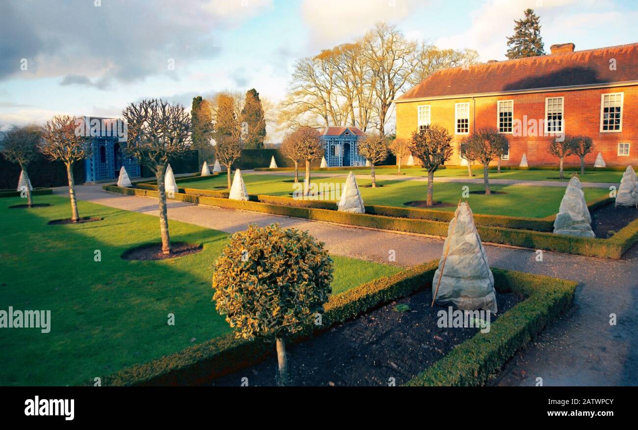 charlecote park stately home warwickshire england uk Stock Photo - Alamy