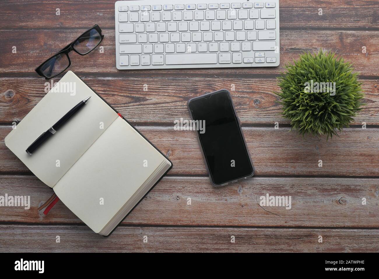 Open diary on table hi-res stock photography and images - Alamy