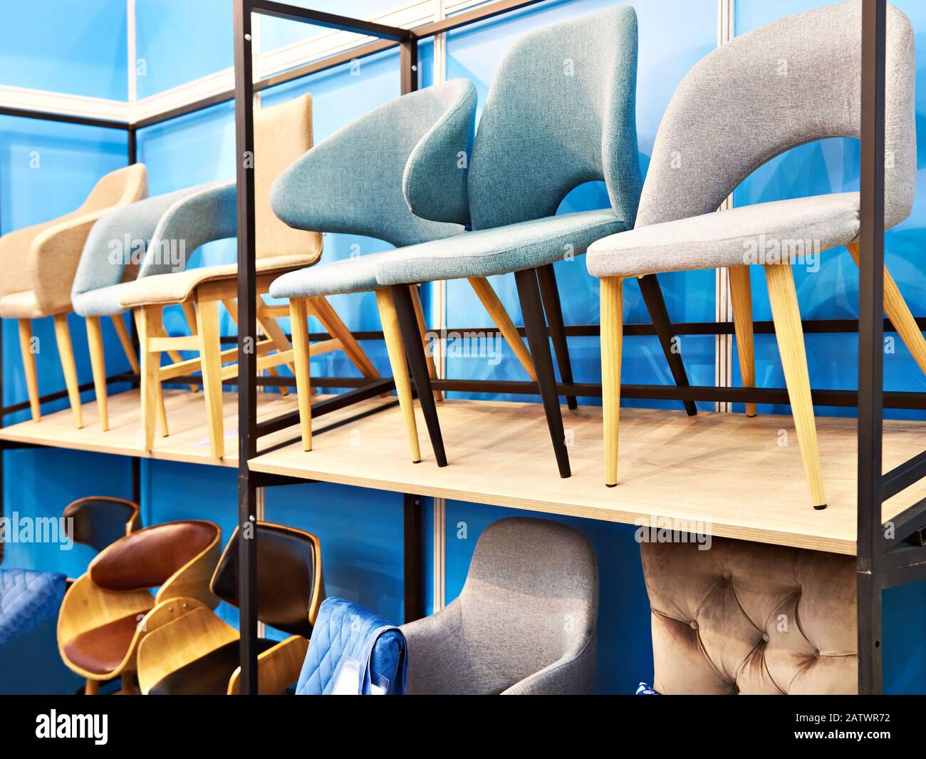 Chairs in the furniture store Stock Photo - Alamy