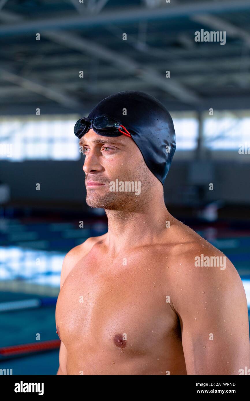 Swimmer preparing to swim Stock Photo - Alamy