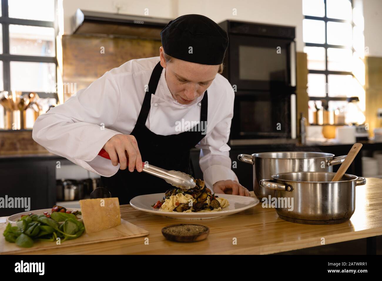 Pasta workshop hi-res stock photography and images - Alamy
