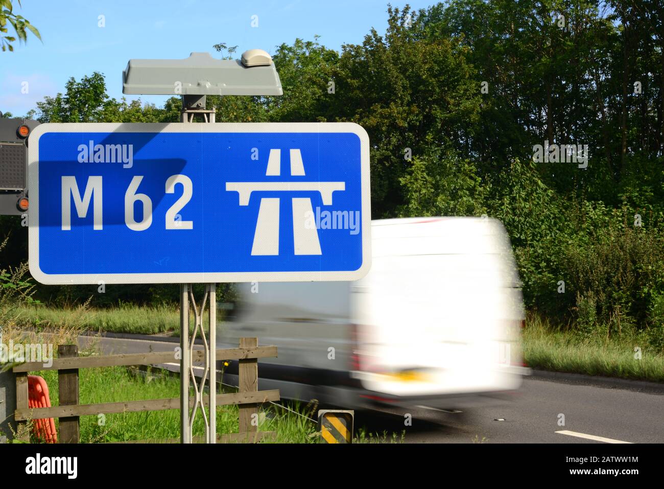 M62 motorway sign hi-res stock photography and images - Alamy