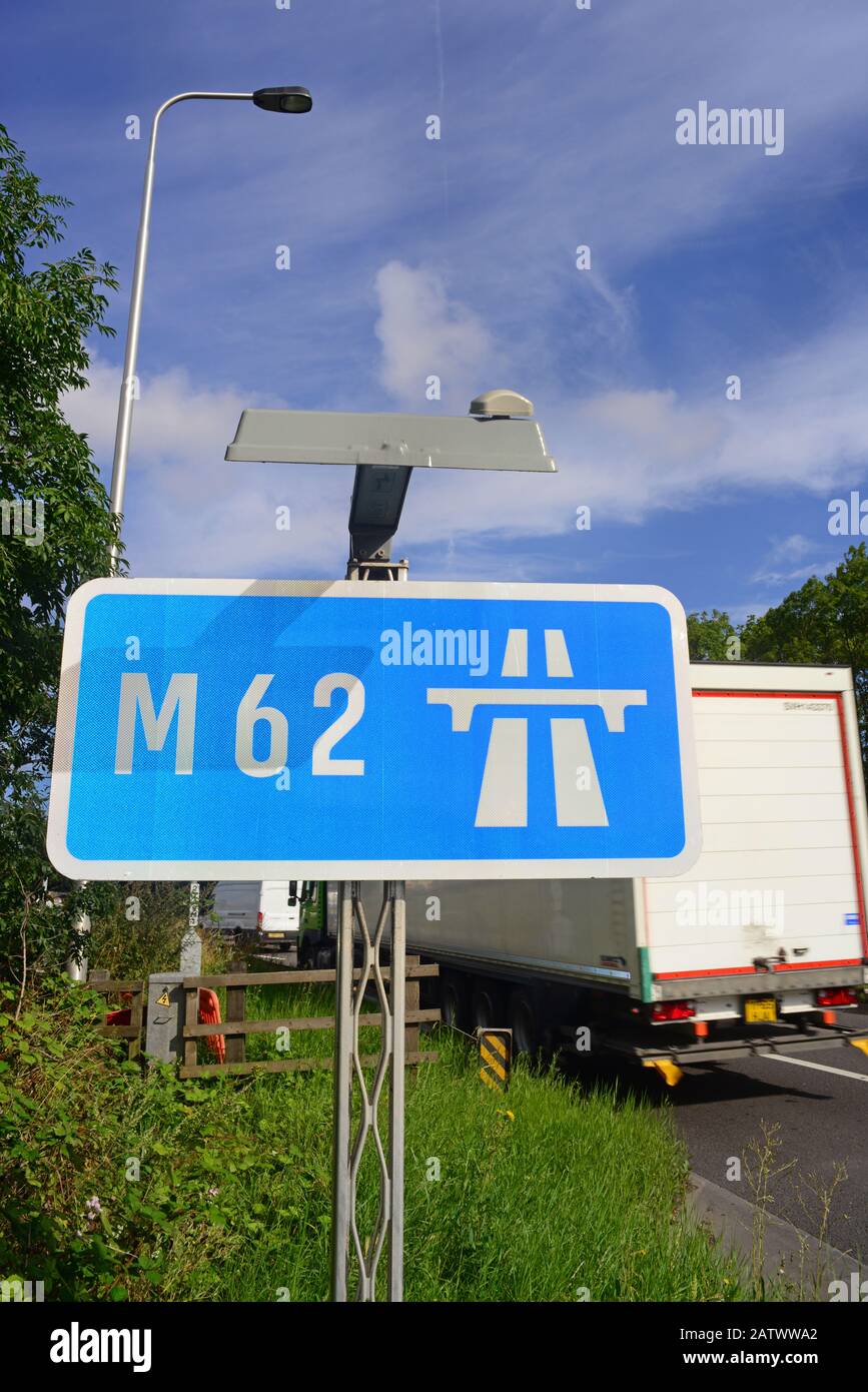 M62 Motorway Sign Stock Photos & M62 Motorway Sign Stock Images - Alamy